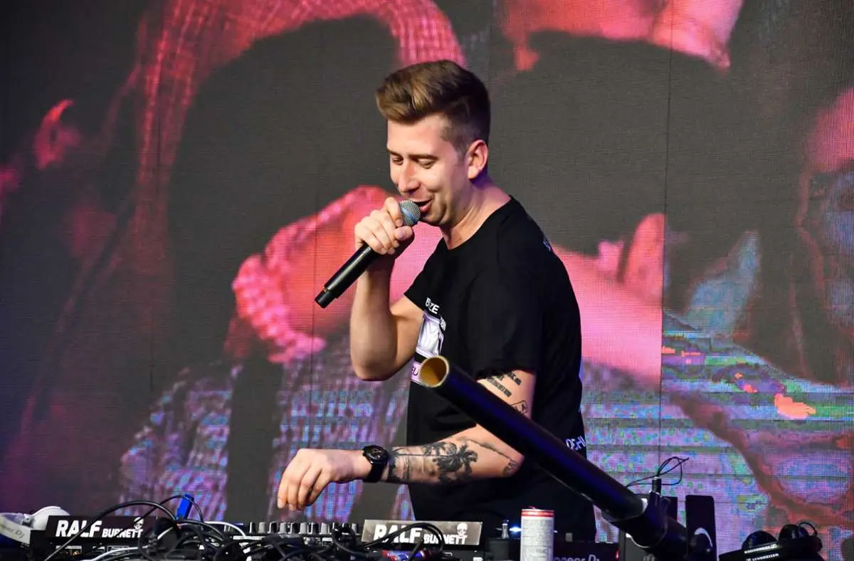 DJ Robin Vermögen Einkommen und Karriere