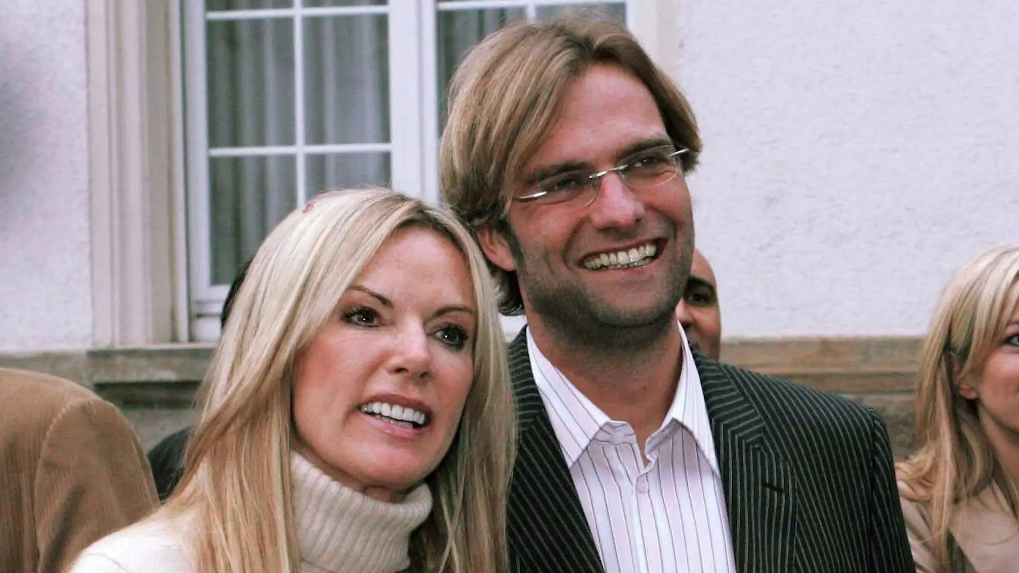 Ulla Sandrock Leben, Karriere und soziales Engagement
