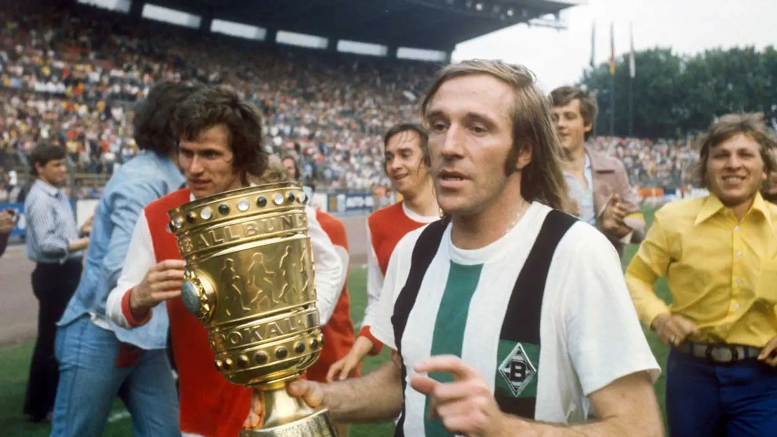 Günter Netzer Vermögen, Karriere und Erfolge